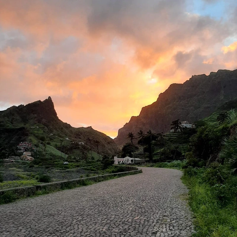 Descubra o Coração de Cabo Verde com a Djambai Tours